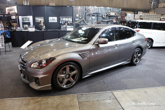 Custom Infiniti M37: Impul 651S - AutoNetTV Media, Inc.